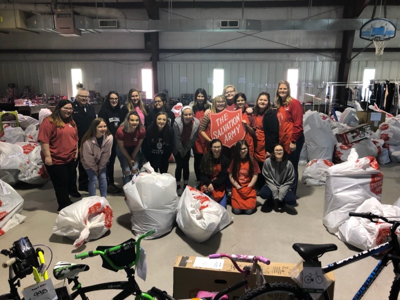 Hilldale Public Schools - FCCLA Distributes Food Boxes